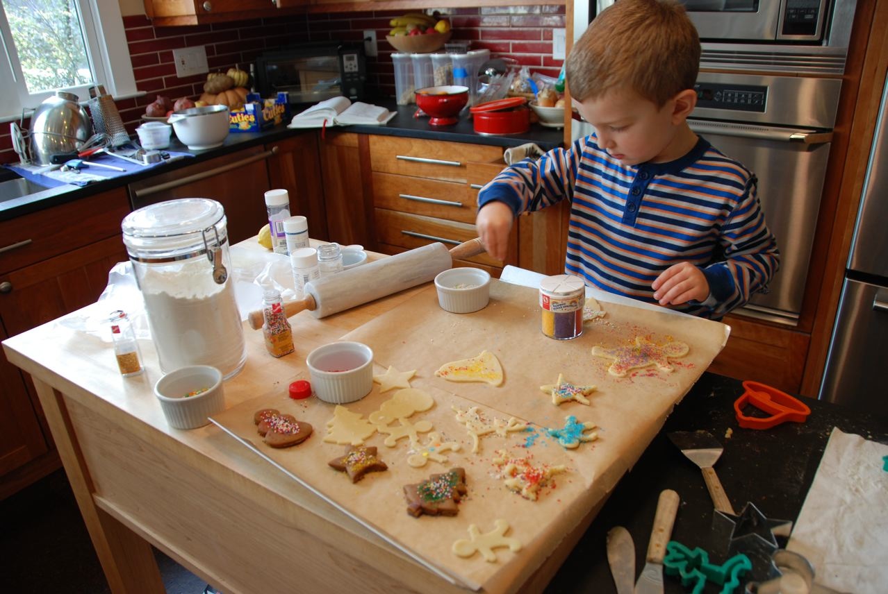 Making Cookies, Making a Mess – Learning to Eat