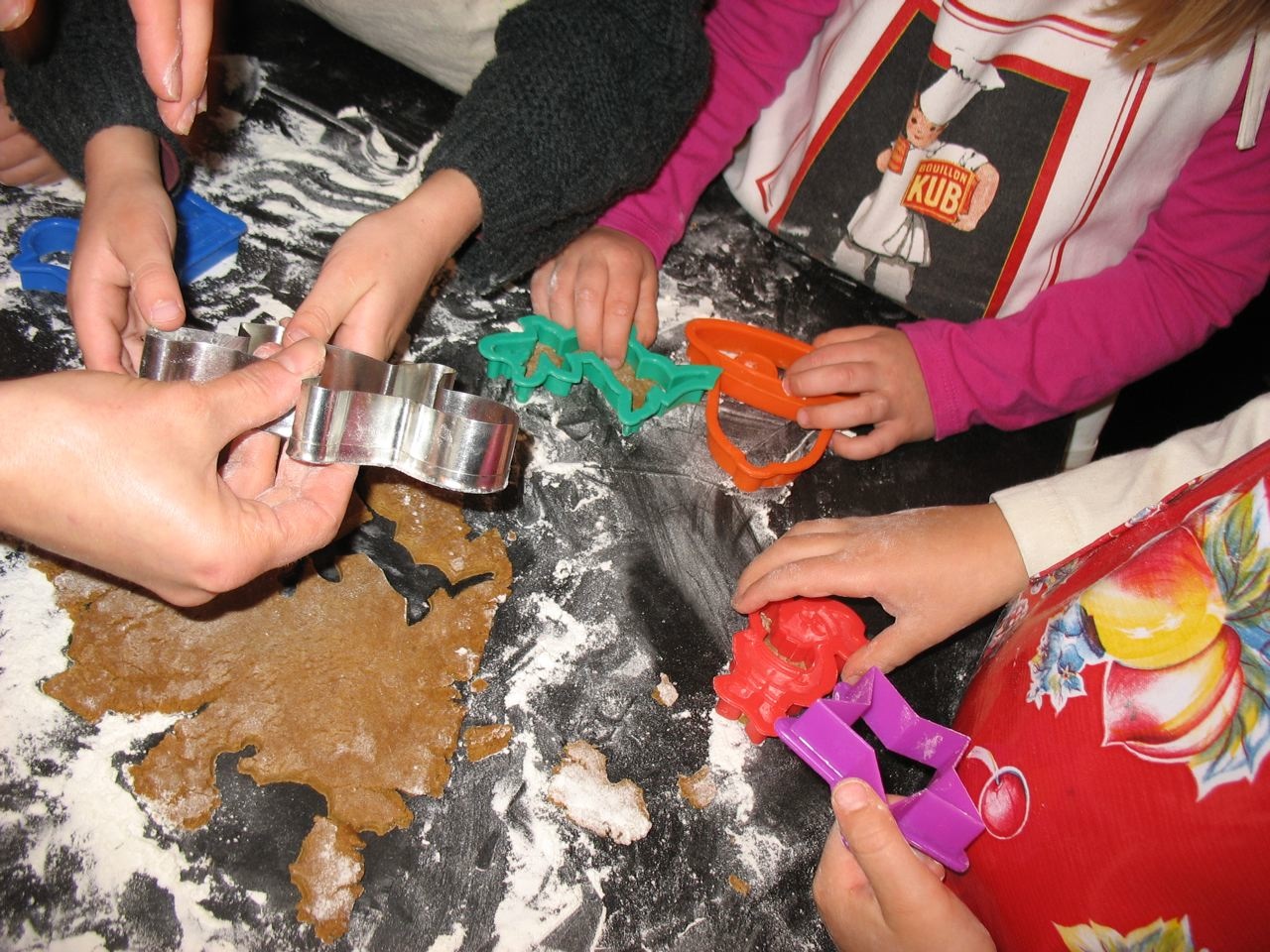 Making Cookies, Making a Mess – Learning to Eat