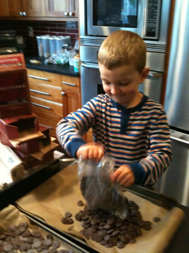 Christmas Candy: Spicy Pumpkin Seed & Cherry Chocolate Bark – Learning ...